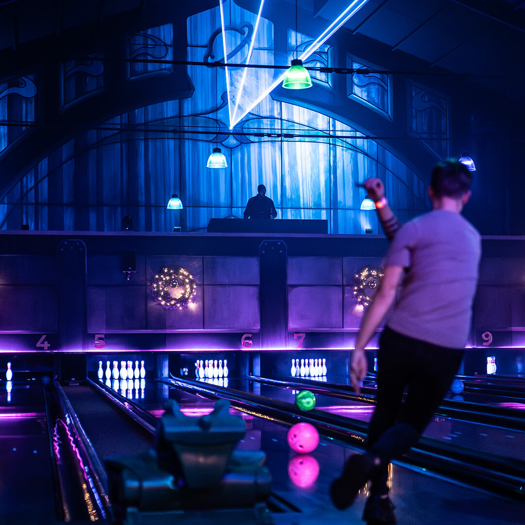 Bowling Nijmegen - 12 lanes & magic bowling | Planet Awesome